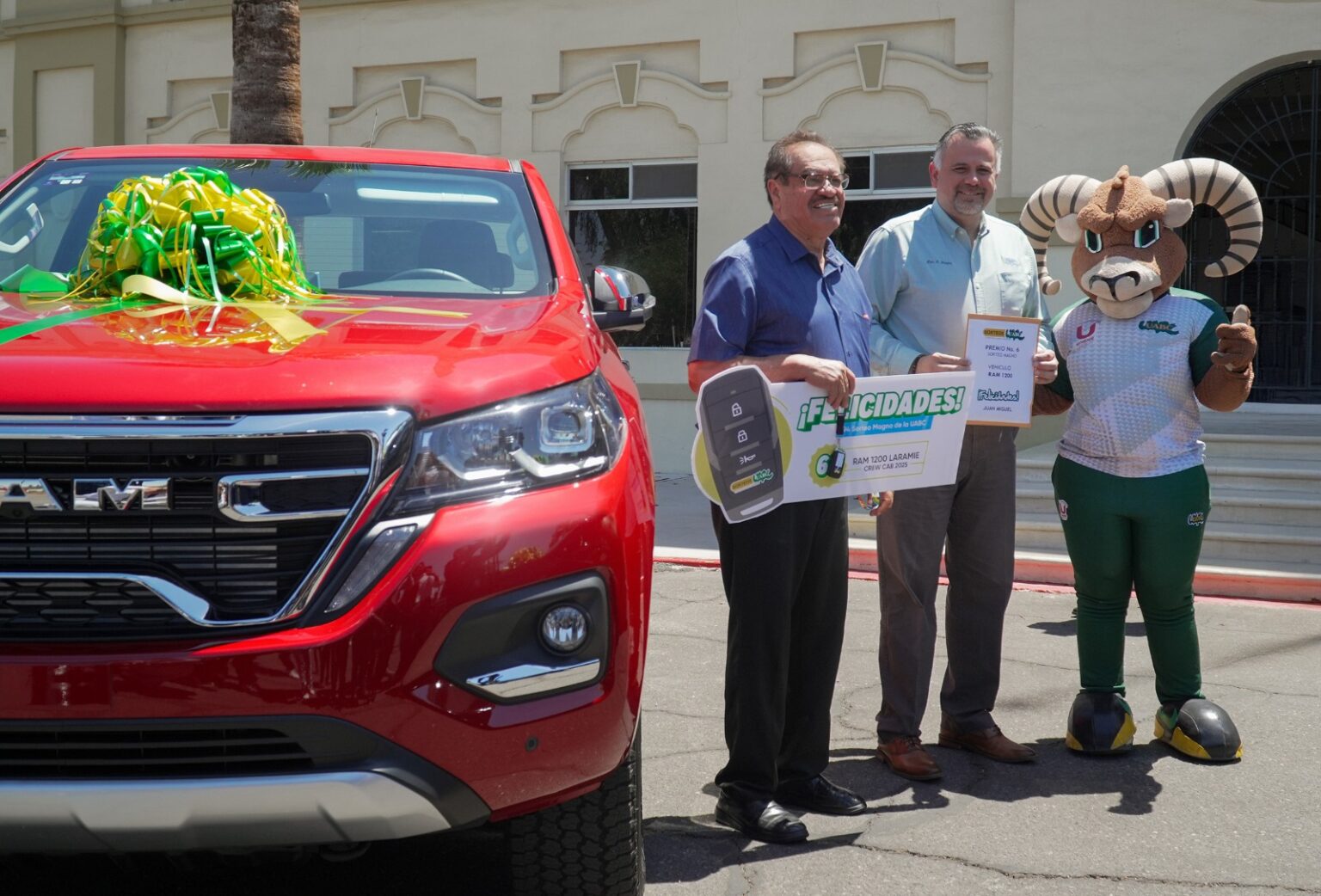 ¡Con mucha emoción, UABC entrega premios del 94.º Sorteo Magno Universitario! – Sorteos UABC